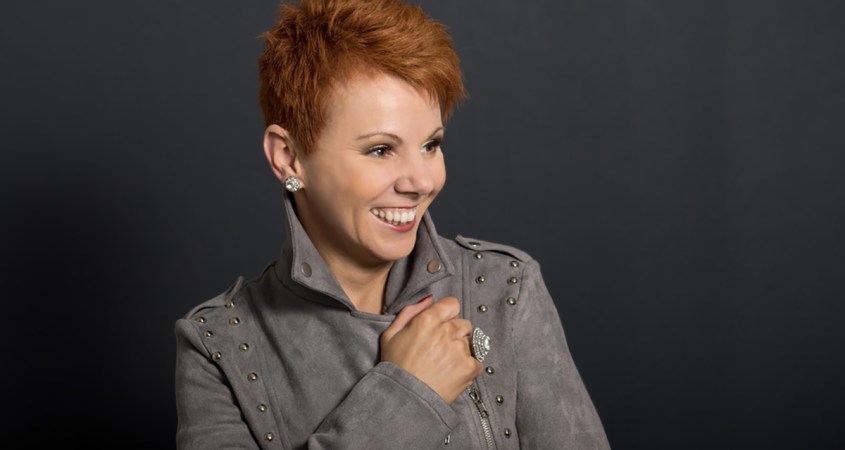 KELLI BROGAN blends country-pop for a song of longing - BMA Magazine